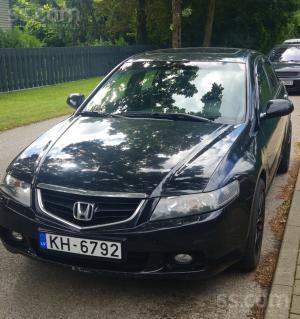 Black Honda Accord 2004 in Liepaja, with an engine capacity of 2.40 L and mileage of 333 thousand km for 2000 €, photo 5 on AUTOMOTO.COM.LV