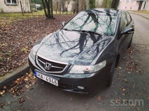 Black Honda Accord 2004 in Riga, with an engine capacity of 2.40 L and mileage of 202 thousand km for 2500 €, photo 3 on AUTOMOTO.COM.LV