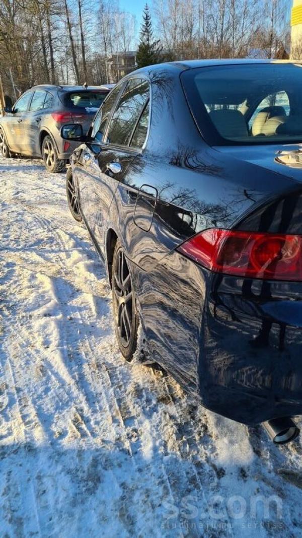 Melns Honda Accord 2004 Rīga, ar dzinēja tilpumu 2.40 L un nobraukumu 203 tūkst. km par 2450 €, foto 2 vietnē AUTOMOTO.COM.LV