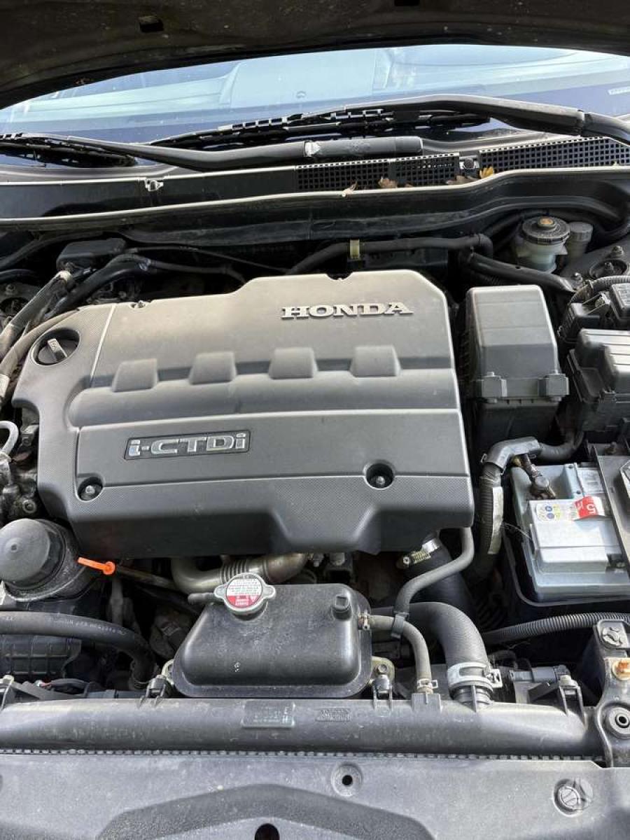 Black Honda Accord 2004 in Plunge, with an engine capacity of 2.20 L and mileage of 280 thousand km for 700 €, photo 1 on AUTOMOTO.COM.LV