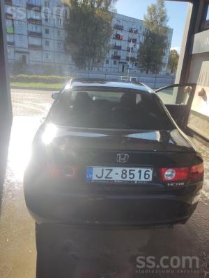 Melns Honda Accord 2004 Jēkabpils, ar dzinēja tilpumu 2.20 L un nobraukumu 0 tūkst. km par 1500 €, foto  vietnē AUTOMOTO.COM.LV