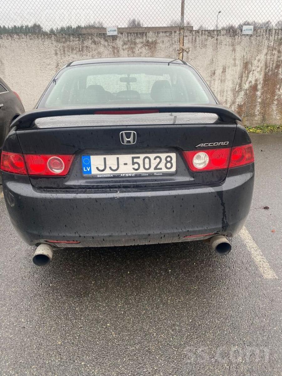 Melns Honda Accord 2005 Rīga, ar dzinēja tilpumu 2.20 L un nobraukumu 298 tūkst. km par 1500 €, foto 1 vietnē AUTOMOTO.COM.LV