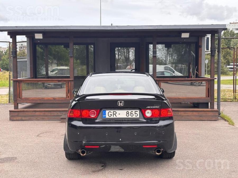 Melns Honda Accord 2005 Rīga, ar dzinēja tilpumu 2.40 L un nobraukumu 355 tūkst. km par 790 €, foto 9 vietnē AUTOMOTO.COM.LV