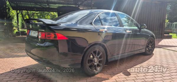 Black Honda Accord 2005 in Tallinn, with an engine capacity of 2.00 L and mileage of 0 thousand km for 1900 €, photo 4 on AUTOMOTO.COM.LV