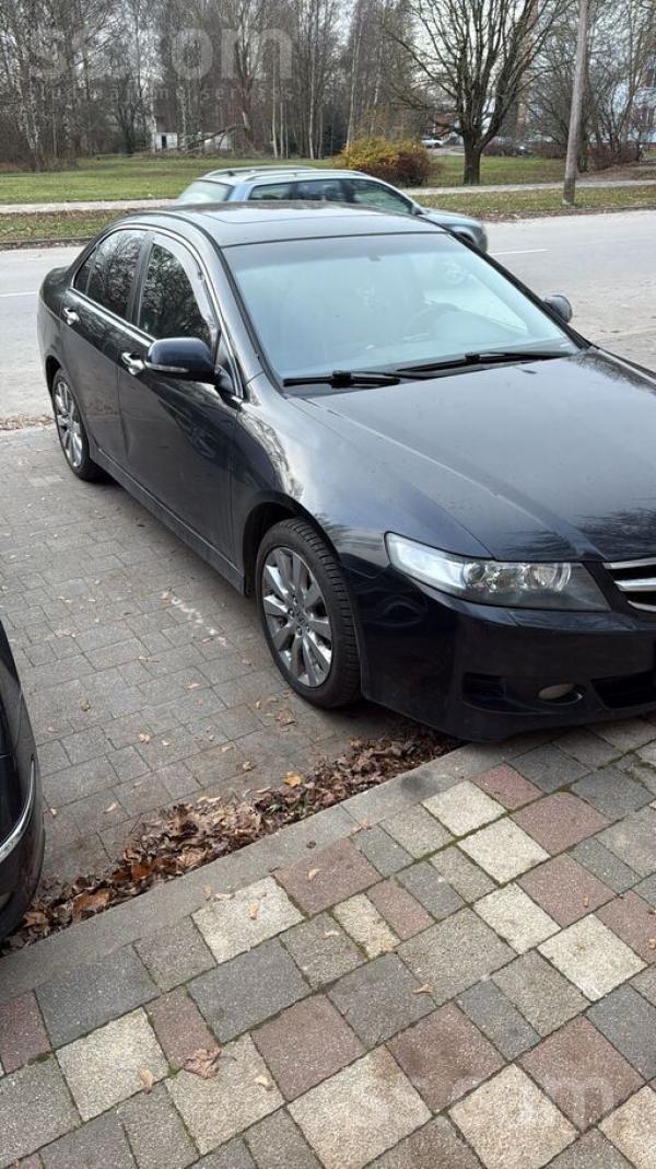 Black Honda Accord 2006 in Jelgava, with an engine capacity of 2.20 L and mileage of 289 thousand km for 2700 €, photo 6 on AUTOMOTO.COM.LV