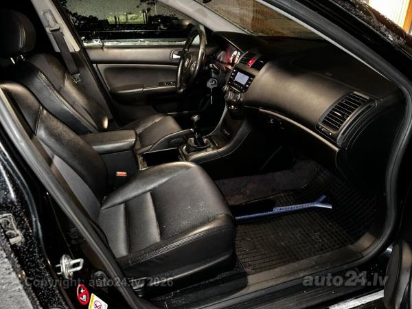 Melns Honda Accord 2006 Tallina, ar dzinēja tilpumu 2.00 L un nobraukumu 228 tūkst. km par 1900 €, foto 11 vietnē AUTOMOTO.COM.LV