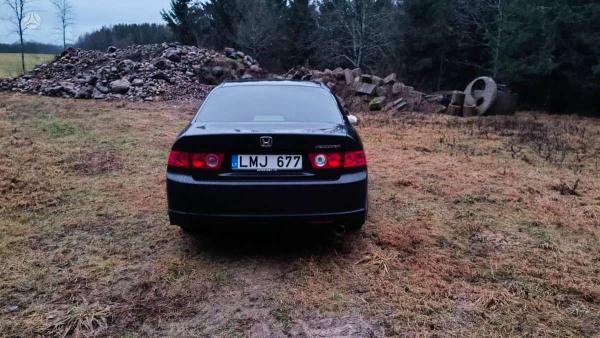 Black Honda Accord 2006 in Kaunas, with an engine capacity of 2.00 L and mileage of 376 thousand km for 950 €, photo 2 on AUTOMOTO.COM.LV