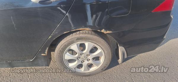 Melns Honda Accord 2006 Tallina, ar dzinēja tilpumu 2.20 L un nobraukumu 311 tūkst. km par 2000 €, foto 6 vietnē AUTOMOTO.COM.LV