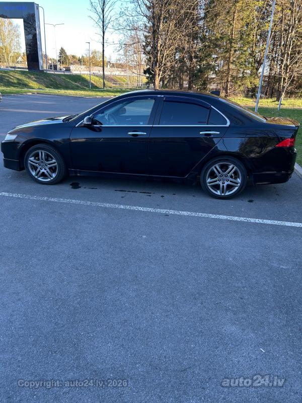 Melns Honda Accord 2006 Tallina, ar dzinēja tilpumu 2.40 L un nobraukumu 320 tūkst. km par 5000 €, foto 3 vietnē AUTOMOTO.COM.LV