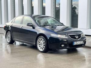 Black Honda Accord 2006 in Vilnius, with an engine capacity of 2.35 L and mileage of 320 thousand km for 1250 €, photo 3 on AUTOMOTO.COM.LV