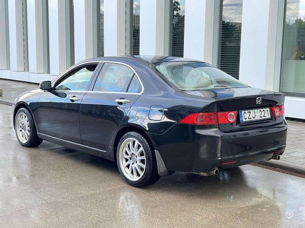 Melns Honda Accord 2006 Viļņa, ar dzinēja tilpumu 2.35 L un nobraukumu 320 tūkst. km par 1250 €, foto 4 vietnē AUTOMOTO.COM.LV