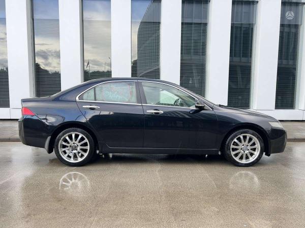 Melns Honda Accord 2006 Viļņa, ar dzinēja tilpumu 2.35 L un nobraukumu 320 tūkst. km par 1250 €, foto 5 vietnē AUTOMOTO.COM.LV