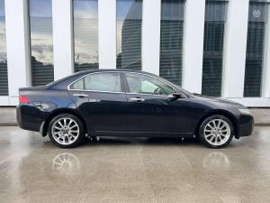 Black Honda Accord 2006 in Vilnius, with an engine capacity of 2.35 L and mileage of 320 thousand km for 1250 €, photo 6 on AUTOMOTO.COM.LV
