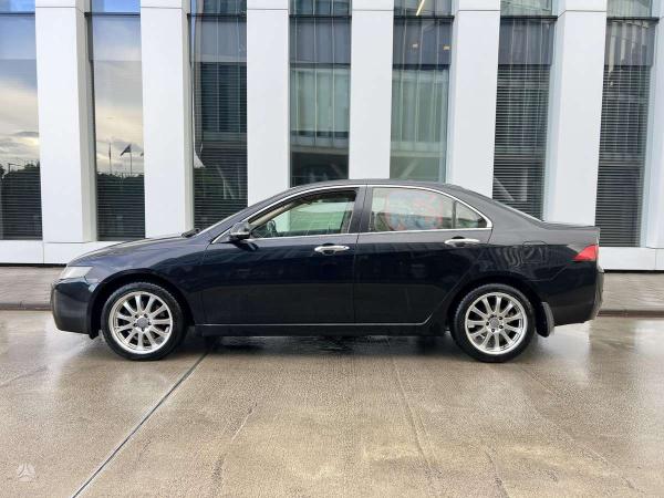 Melns Honda Accord 2006 Viļņa, ar dzinēja tilpumu 2.35 L un nobraukumu 320 tūkst. km par 1250 €, foto 6 vietnē AUTOMOTO.COM.LV