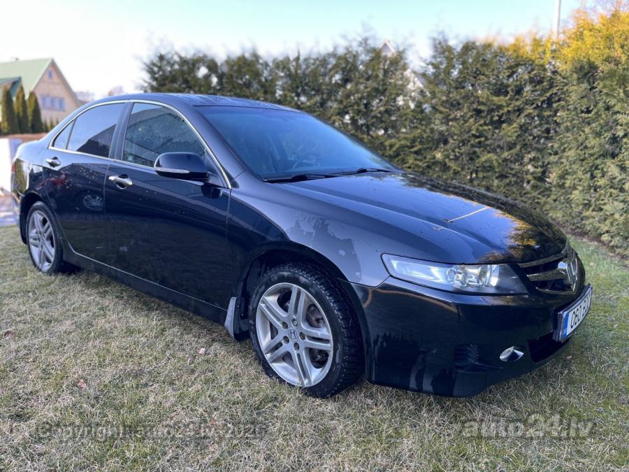 Black Honda Accord 2007 in Viljandi, with an engine capacity of 2.00 L and mileage of 282 thousand km for 2900 €, photo 3 on AUTOMOTO.COM.LV