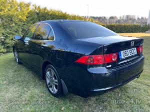 Black Honda Accord 2007 in Viljandi, with an engine capacity of 2.00 L and mileage of 282 thousand km for 2900 €, photo 6 on AUTOMOTO.COM.LV