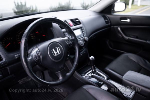 Melns Honda Accord 2007 Tallina, ar dzinēja tilpumu 2.00 L un nobraukumu 270 tūkst. km par 2399 €, foto 3 vietnē AUTOMOTO.COM.LV