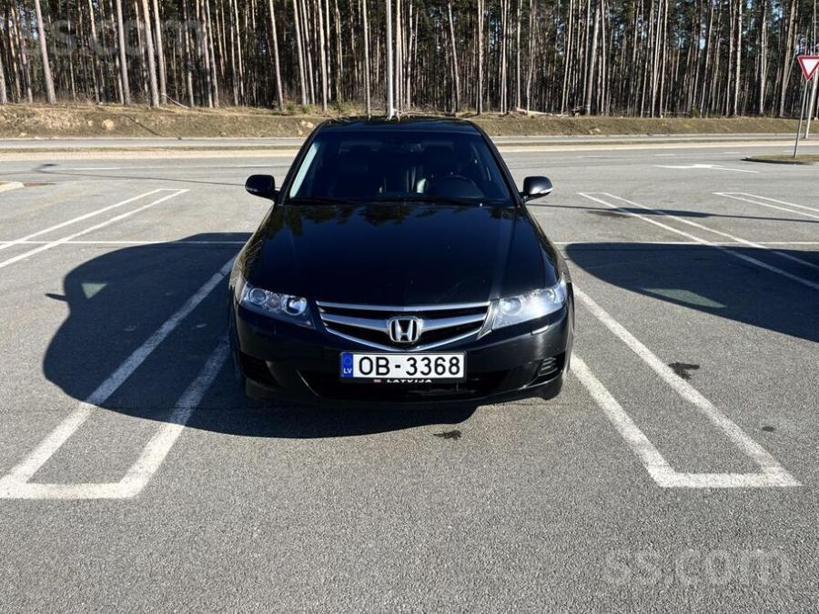 Melns Honda Accord 2007 Rīga, ar dzinēja tilpumu 2.00 L un nobraukumu 261 tūkst. km par 3495 €, foto 1 vietnē AUTOMOTO.COM.LV