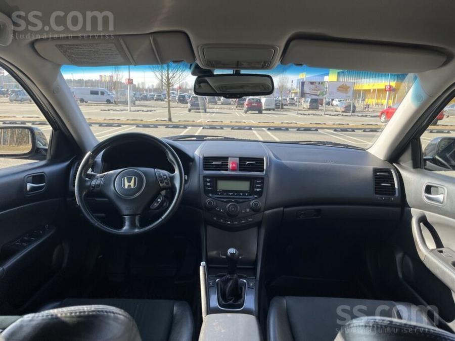 Melns Honda Accord 2007 Rīga, ar dzinēja tilpumu 2.00 L un nobraukumu 261 tūkst. km par 3495 €, foto 6 vietnē AUTOMOTO.COM.LV