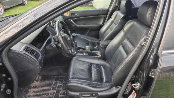 Melns Honda Accord 2007 Viļņa, ar dzinēja tilpumu 2.20 L un nobraukumu 196 tūkst. km par 1700 €, foto 8 vietnē AUTOMOTO.COM.LV
