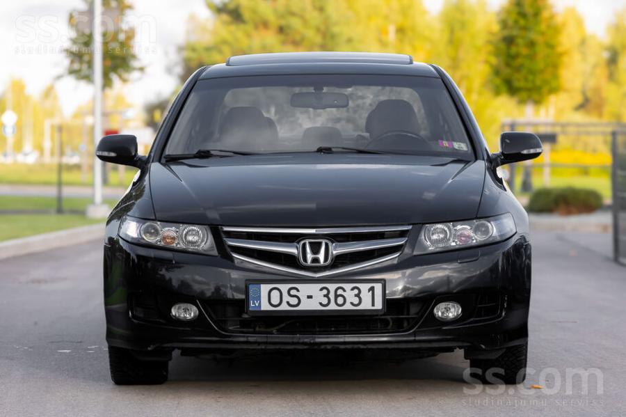 Black Honda Accord 2007 in Jelgava, with an engine capacity of 2.20 L and mileage of 0 thousand km for 2200 €, photo 3 on AUTOMOTO.COM.LV