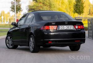 Black Honda Accord 2007 in Jelgava, with an engine capacity of 2.20 L and mileage of 0 thousand km for 2200 €, photo 5 on AUTOMOTO.COM.LV