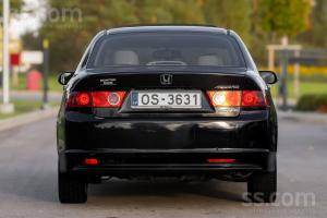 Black Honda Accord 2007 in Jelgava, with an engine capacity of 2.20 L and mileage of 0 thousand km for 2200 €, photo 6 on AUTOMOTO.COM.LV