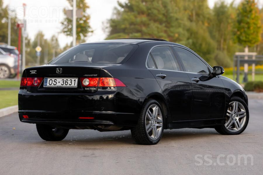 Black Honda Accord 2007 in Jelgava, with an engine capacity of 2.20 L and mileage of 0 thousand km for 2200 €, photo 7 on AUTOMOTO.COM.LV