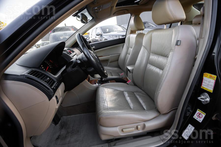 Black Honda Accord 2007 in Jelgava, with an engine capacity of 2.20 L and mileage of 0 thousand km for 2200 €, photo 8 on AUTOMOTO.COM.LV