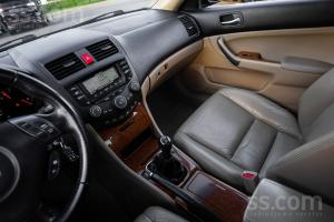 Black Honda Accord 2007 in Jelgava, with an engine capacity of 2.20 L and mileage of 0 thousand km for 2200 €, photo 15 on AUTOMOTO.COM.LV
