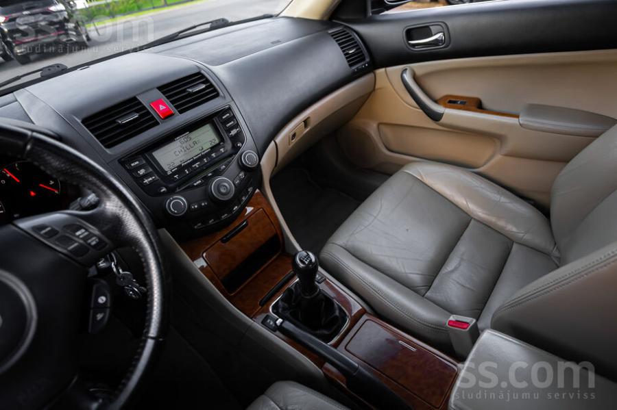 Black Honda Accord 2007 in Jelgava, with an engine capacity of 2.20 L and mileage of 0 thousand km for 2200 €, photo 15 on AUTOMOTO.COM.LV