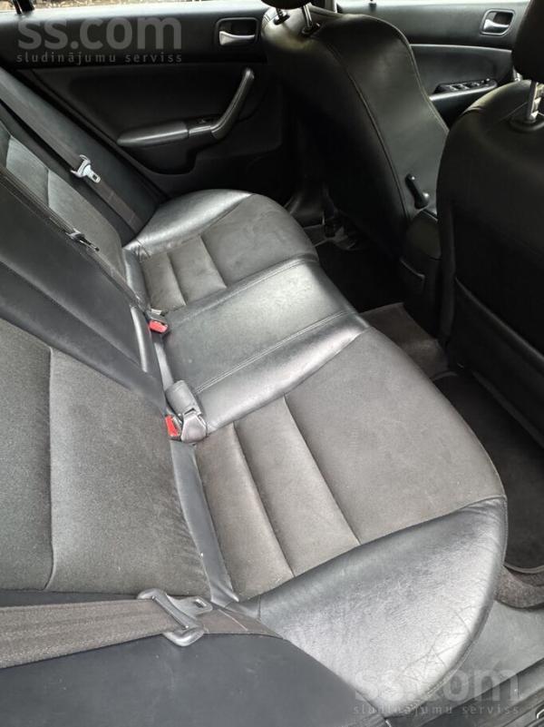 Black Honda Accord 2007 in Riga, with an engine capacity of 2.00 L and mileage of 184 thousand km for 5000 €, photo 11 on AUTOMOTO.COM.LV
