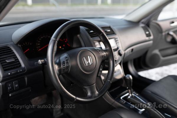 Melns Honda Accord 2008 Tallina, ar dzinēja tilpumu 2.00 L un nobraukumu 245 tūkst. km par 2999 €, foto 11 vietnē AUTOMOTO.COM.LV