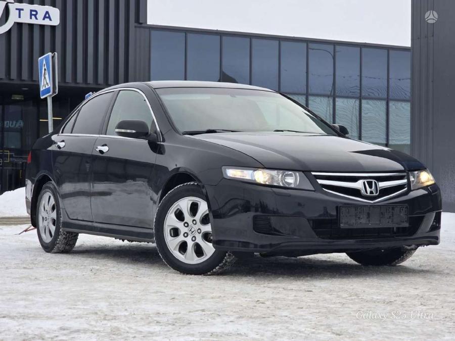 Melns Honda Accord 2008 Šauļi, ar dzinēja tilpumu 2.00 L un nobraukumu 190 tūkst. km par 3550 €, foto 1 vietnē AUTOMOTO.COM.LV