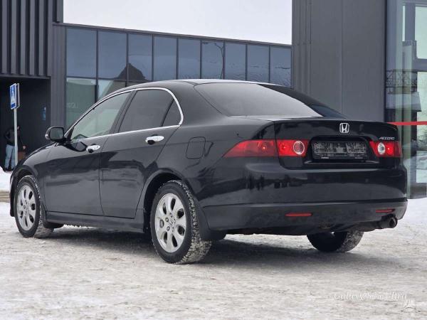 Melns Honda Accord 2008 Šauļi, ar dzinēja tilpumu 2.00 L un nobraukumu 190 tūkst. km par 3550 €, foto 6 vietnē AUTOMOTO.COM.LV