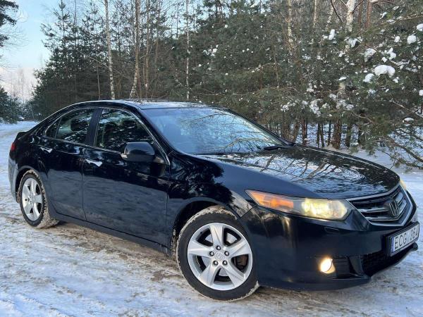 Black Honda Accord 2008 in Vilnius, with an engine capacity of 2.35 L and mileage of 274 thousand km for 3450 €, photo 1 on AUTOMOTO.COM.LV