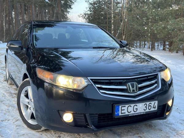 Black Honda Accord 2008 in Vilnius, with an engine capacity of 2.35 L and mileage of 274 thousand km for 3450 €, photo 5 on AUTOMOTO.COM.LV