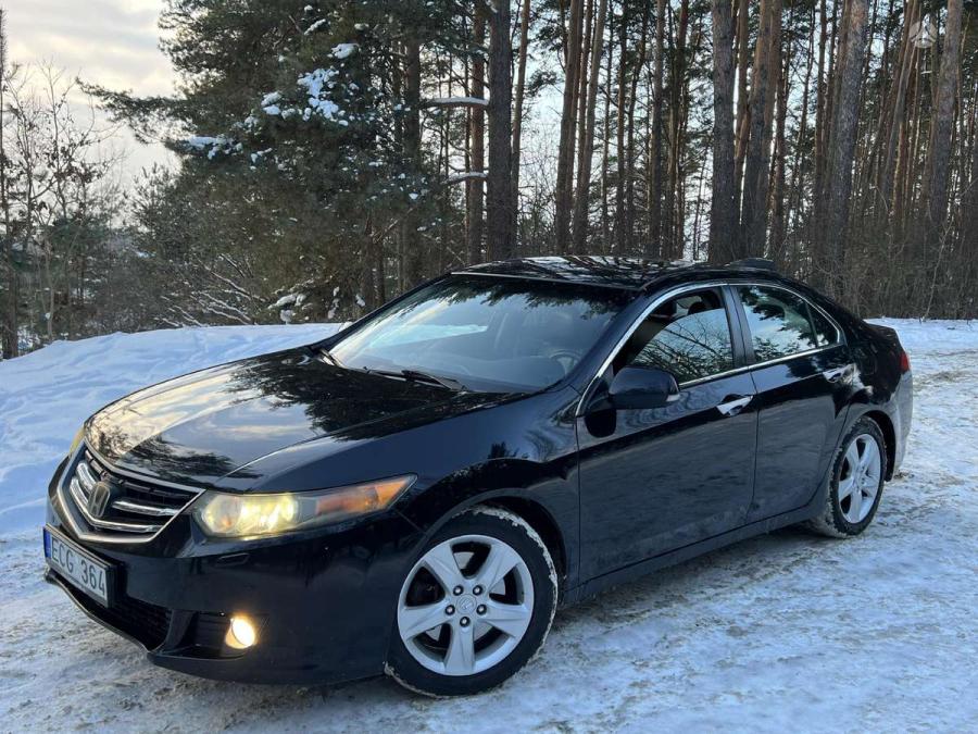 Black Honda Accord 2008 in Vilnius, with an engine capacity of 2.35 L and mileage of 277 thousand km for 3450 €, photo 1 on AUTOMOTO.COM.LV
