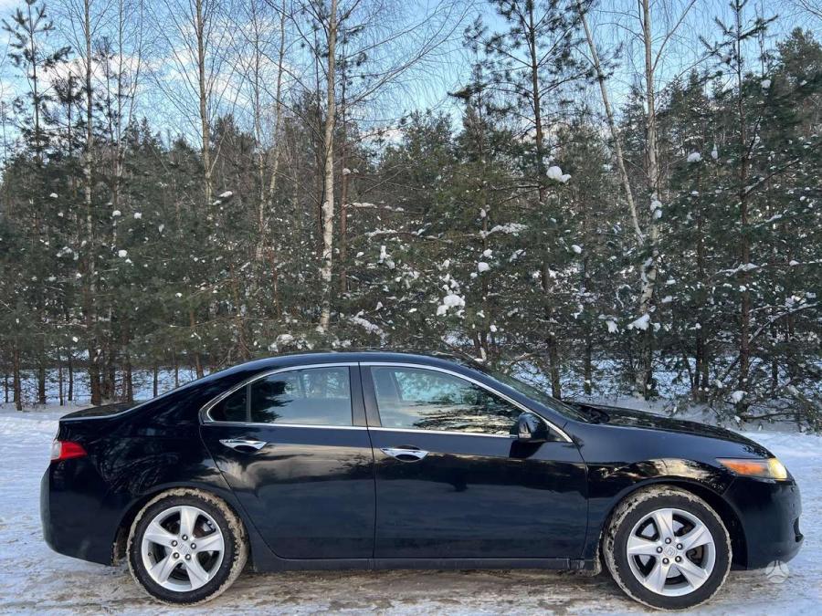 Black Honda Accord 2008 in Vilnius, with an engine capacity of 2.35 L and mileage of 277 thousand km for 3450 €, photo 3 on AUTOMOTO.COM.LV