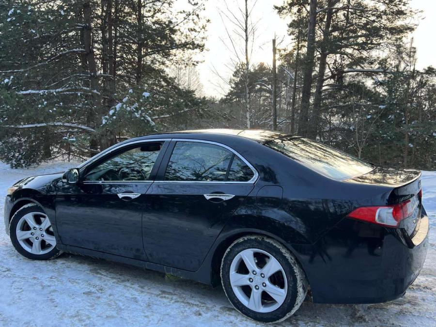 Black Honda Accord 2008 in Vilnius, with an engine capacity of 2.35 L and mileage of 277 thousand km for 3450 €, photo 7 on AUTOMOTO.COM.LV