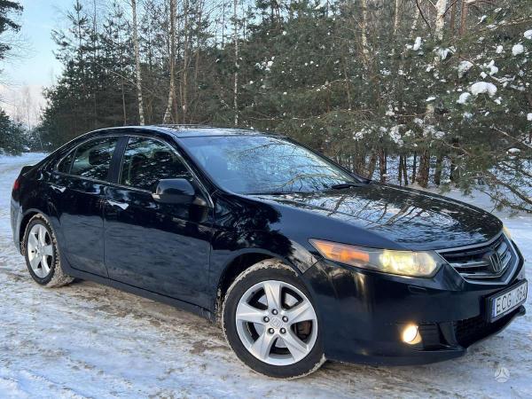 Black Honda Accord 2008 in Vilnius, with an engine capacity of 2.35 L and mileage of 277 thousand km for 3450 €, photo 8 on AUTOMOTO.COM.LV