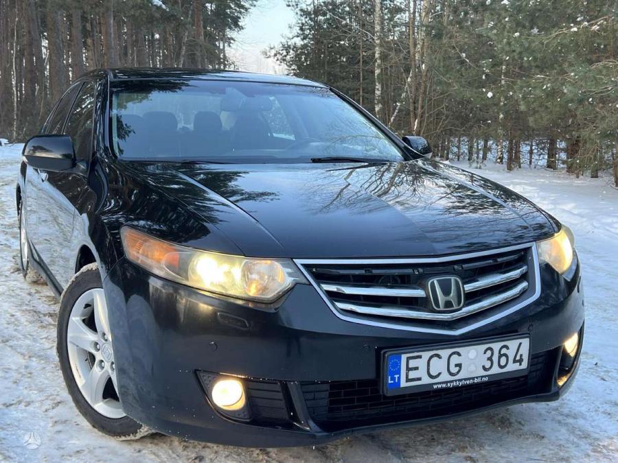 Black Honda Accord 2008 in Vilnius, with an engine capacity of 2.35 L and mileage of 277 thousand km for 3450 €, photo 11 on AUTOMOTO.COM.LV