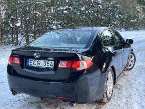 Black Honda Accord 2008 in Vilnius, with an engine capacity of 2.35 L and mileage of 277 thousand km for 3450 €, photo 13 on AUTOMOTO.COM.LV