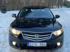 Black Honda Accord 2008 in Vilnius, with an engine capacity of 2.35 L and mileage of 277 thousand km for 3450 €, photo 18 on AUTOMOTO.COM.LV