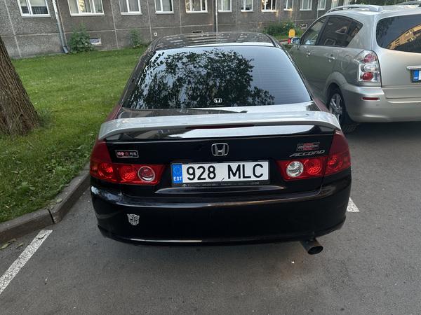 Black Honda Accord 2008 in Tallinn, with an engine capacity of 2.00 L and mileage of 242 thousand km for 4000 €, photo 4 on AUTOMOTO.COM.LV