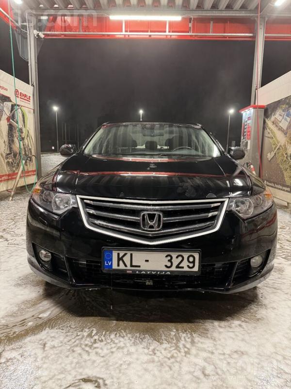 Melns Honda Accord 2008 Jelgava, ar dzinēja tilpumu 2.20 L un nobraukumu 306 tūkst. km par 3700 €, foto 1 vietnē AUTOMOTO.COM.LV