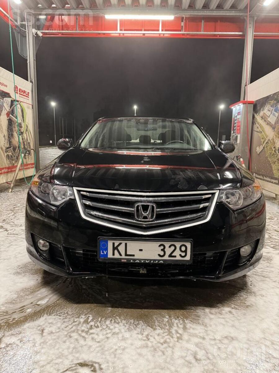 Melns Honda Accord 2008 Jelgava, ar dzinēja tilpumu 2.20 L un nobraukumu 306 tūkst. km par 3700 €, foto 1 vietnē AUTOMOTO.COM.LV