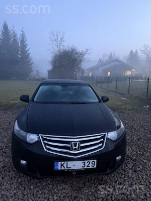Melns Honda Accord 2008 Jelgava, ar dzinēja tilpumu 2.20 L un nobraukumu 306 tūkst. km par 3700 €, foto 4 vietnē AUTOMOTO.COM.LV