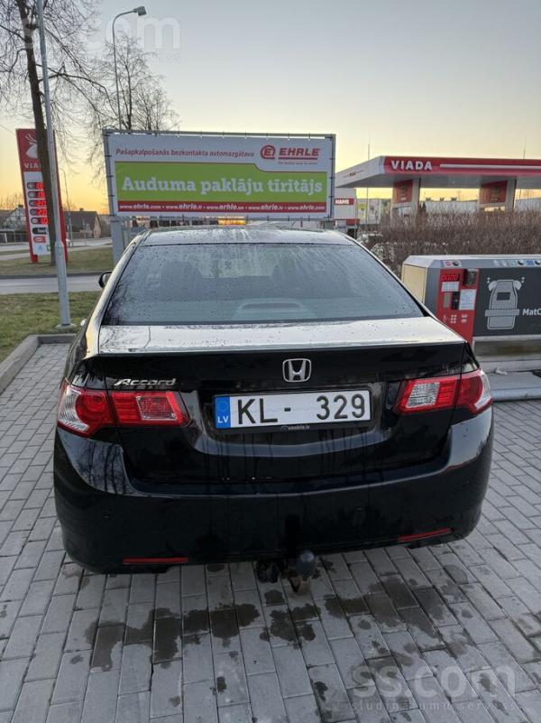 Melns Honda Accord 2008 Jelgava, ar dzinēja tilpumu 2.20 L un nobraukumu 306 tūkst. km par 3700 €, foto 6 vietnē AUTOMOTO.COM.LV
