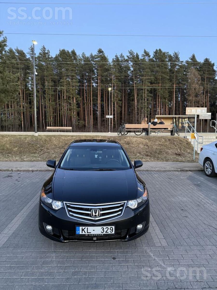 Melns Honda Accord 2008 Jelgava, ar dzinēja tilpumu 2.20 L un nobraukumu 306 tūkst. km par 3700 €, foto 8 vietnē AUTOMOTO.COM.LV